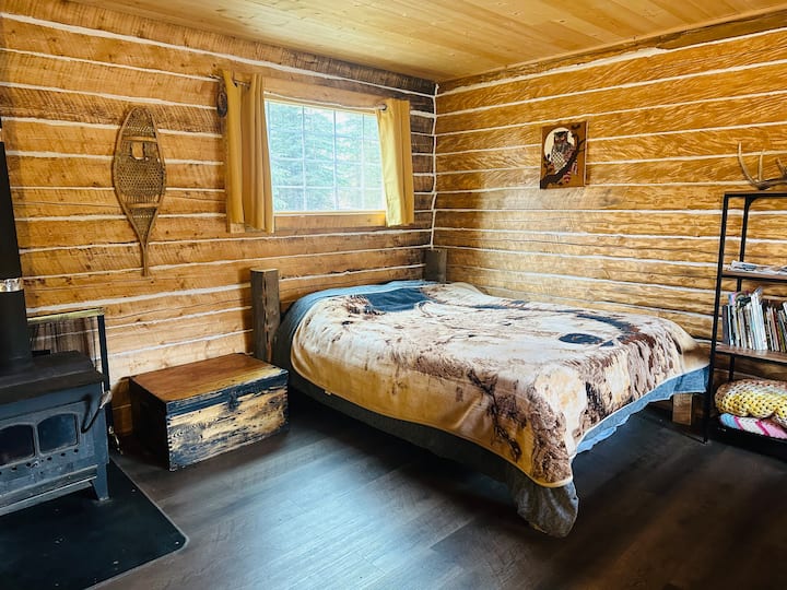 Klondike Kennel's Cabin - Yukon