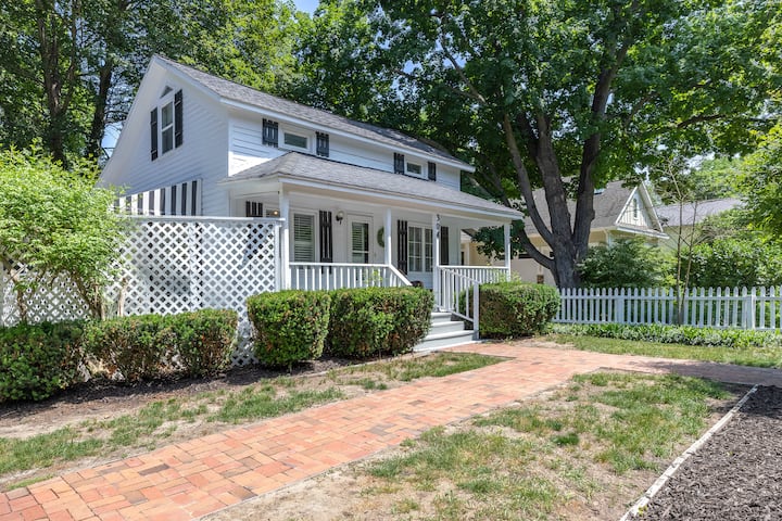 Charming 2br Pet Friendly Retreat In Saugatuck - Saugatuck, MI