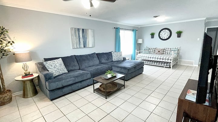 Specious King Suite•fence Yard•garage Parking - 科珀斯克里斯蒂