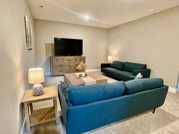 Spacious & Sleek Home Near Gretna - Two Rivers State Recreation Area, Waterloo