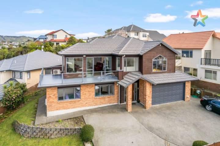 Luxurious 5 Bed Magical Views - Wairarapa