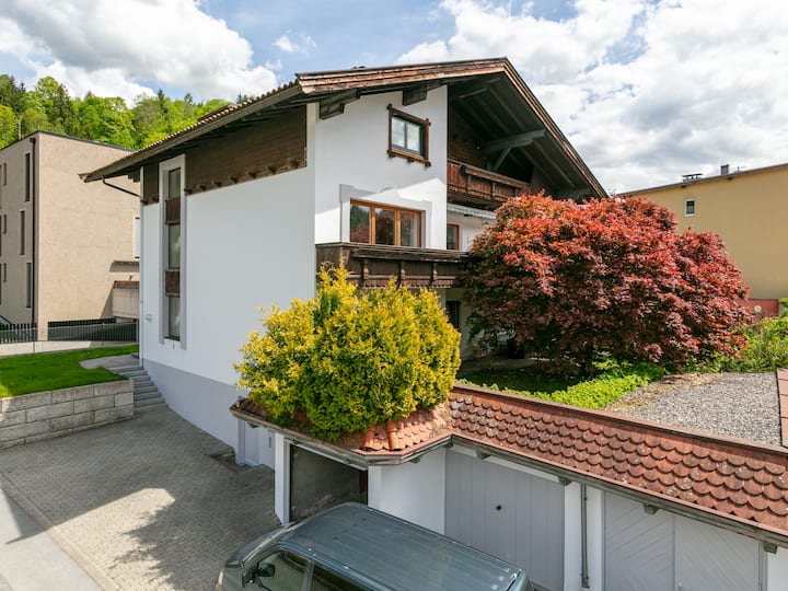 Schöne Zentrumsnahe Gruppenunterkunft Mit Sauna - Itter