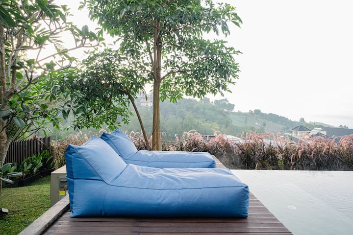 Irisgardenvilla 5br - Warm Pool, Jacuzzi, Cityview - Bandung