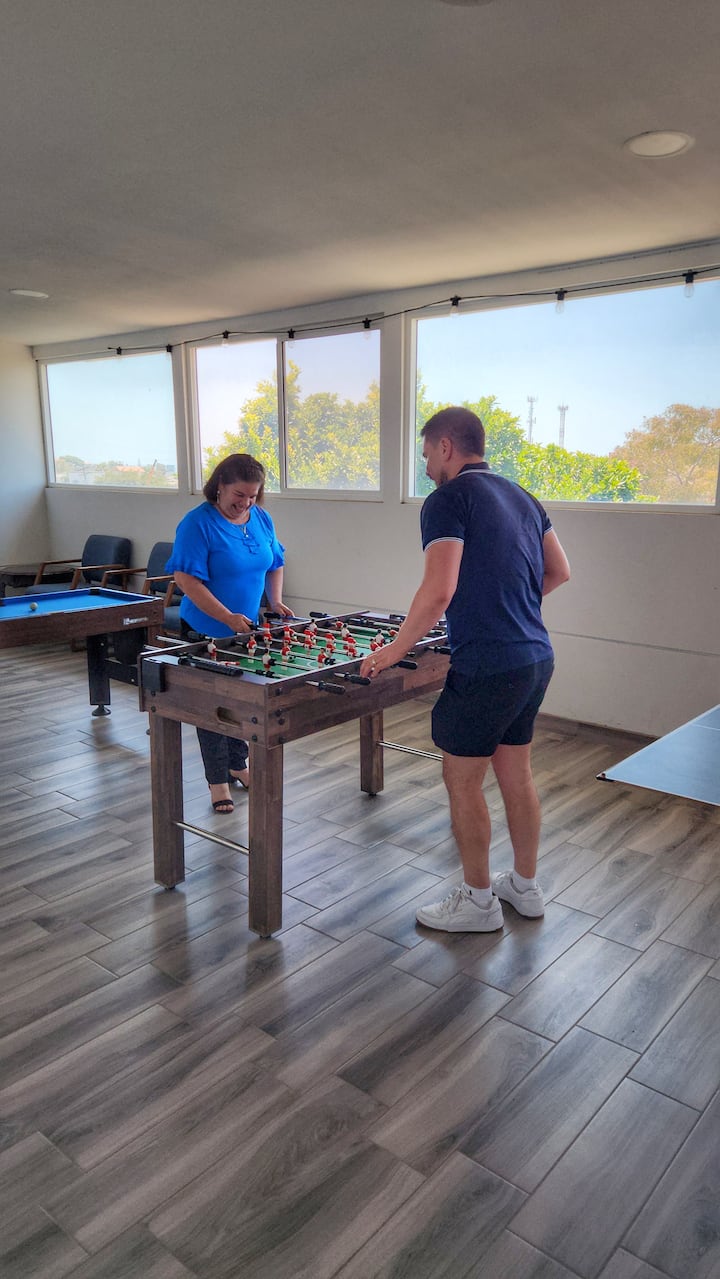 Spacious Group Getaway | Game Room | Gated Parking - Playas De Tijuana