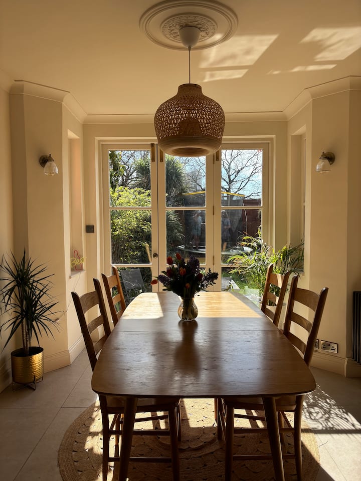 Wonderful 5 Bedroom Family House In Zone 2 - Barnes