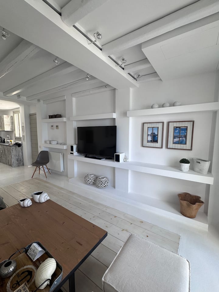 White Seaside Villa Ii - Greece