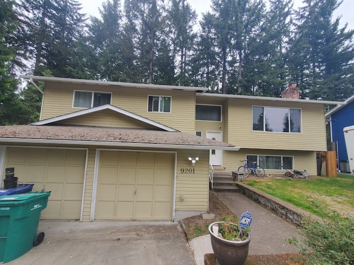3br Home 2 Bathroom W/ Patio Kitchen Upstair Only - Renton, WA