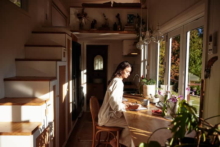 Coastie Tinyhouse, Bathtub + Valley Views,terrigal - 