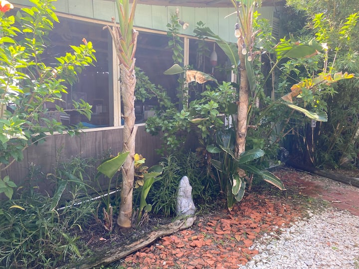 Garden Meditation Room Clothing Optional & 420 Ok - Crescent City, FL