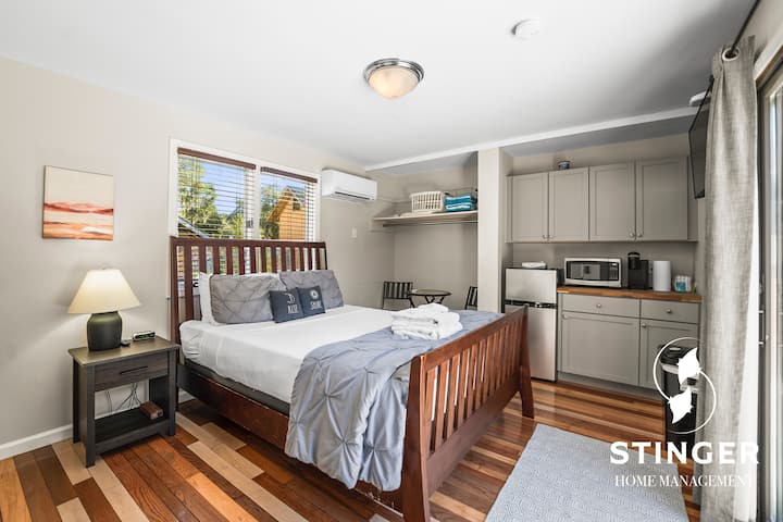 1 /1 Cozy Guest House | Shared Amenities & Yard - Beaufort, SC