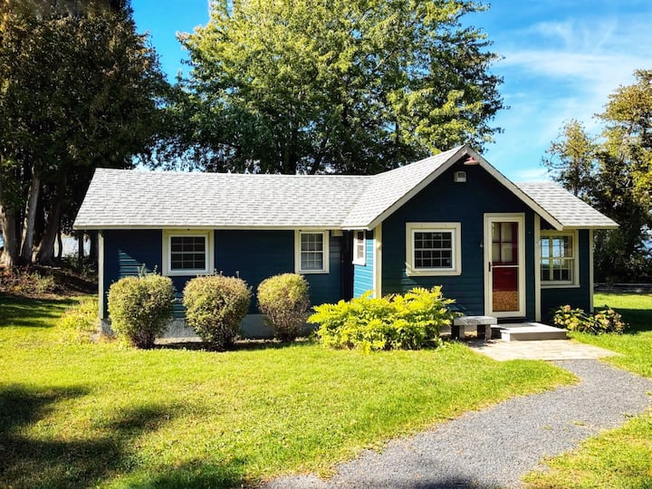 Vertopia Cottage On The Lake - Grand Isle, VT