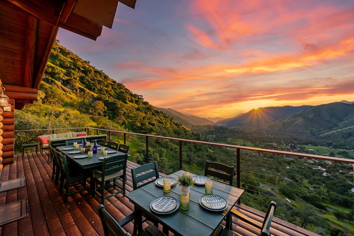 Spectacular Views 150 Acres Log Cabin 4 King Beds - Three Rivers, CA