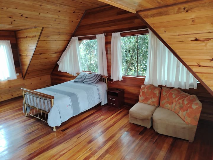Cabaña "Oso Andino" C3. Vista Panorámica - Oxapampa