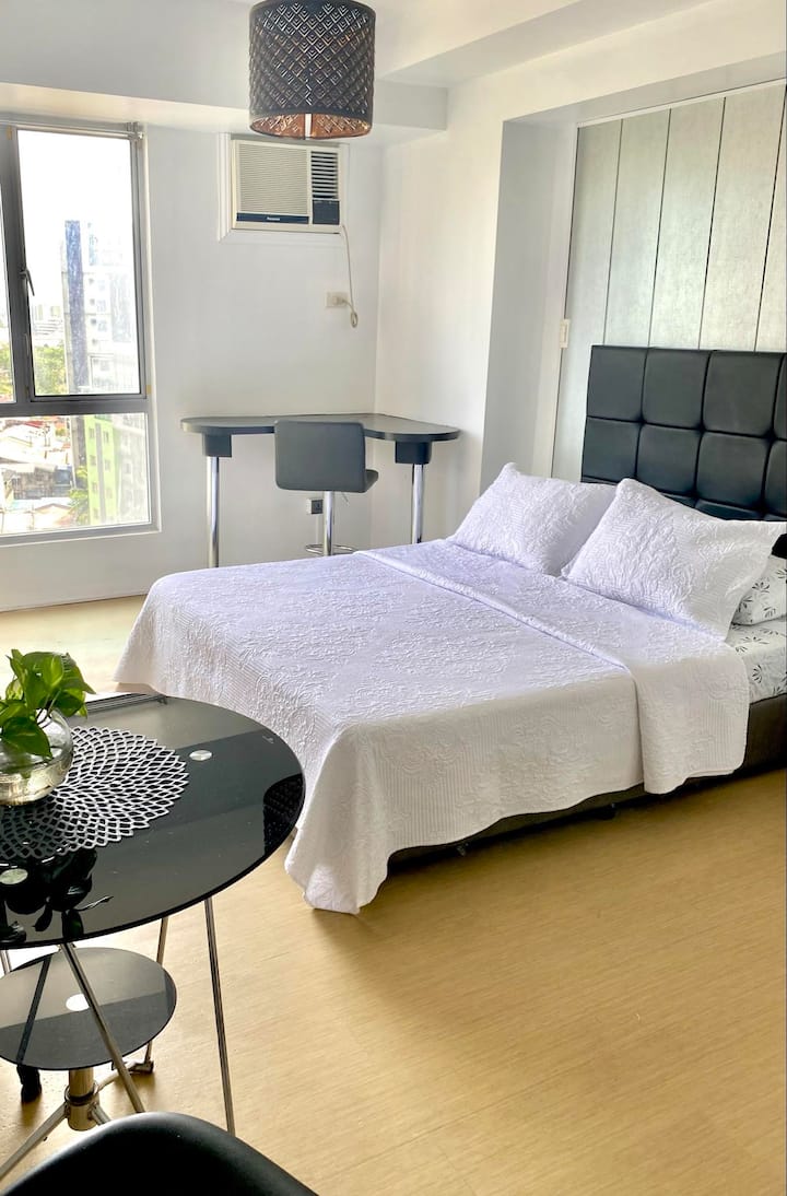 Modern Studio W/ 200mbps Fiber @ It Park! - Cebu City