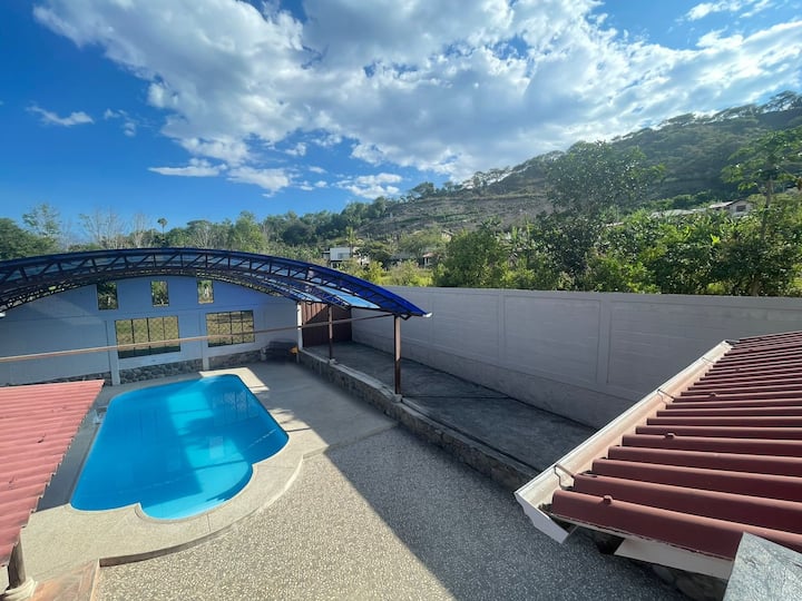 Extravaganza Yunguilla Santa Isabel - Santa Isabel