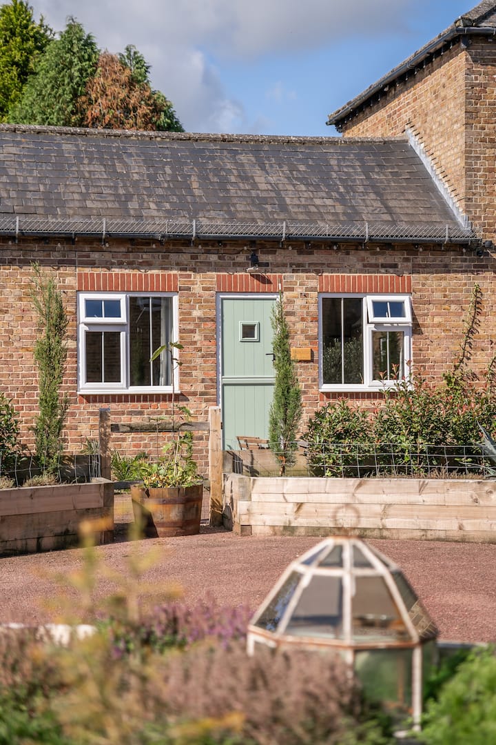 Maple Lodge At The Vale House - Steyning