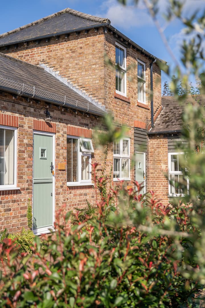 Maple Lodge At The Vale House - West Sussex