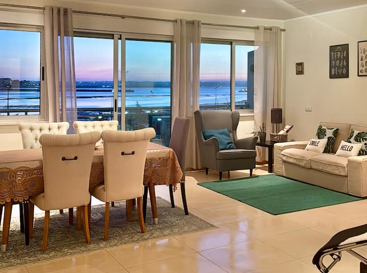 Riverside 180º – Spacious 2br With A Stunning View - Alhos Vedros