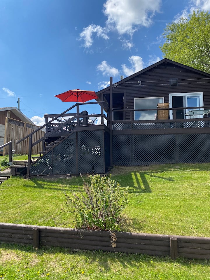 Lake Front Paradise - Island Lake - Alberta