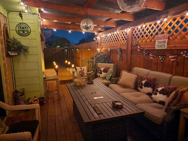 Keller Texas Farmhouse - Roanoke, TX