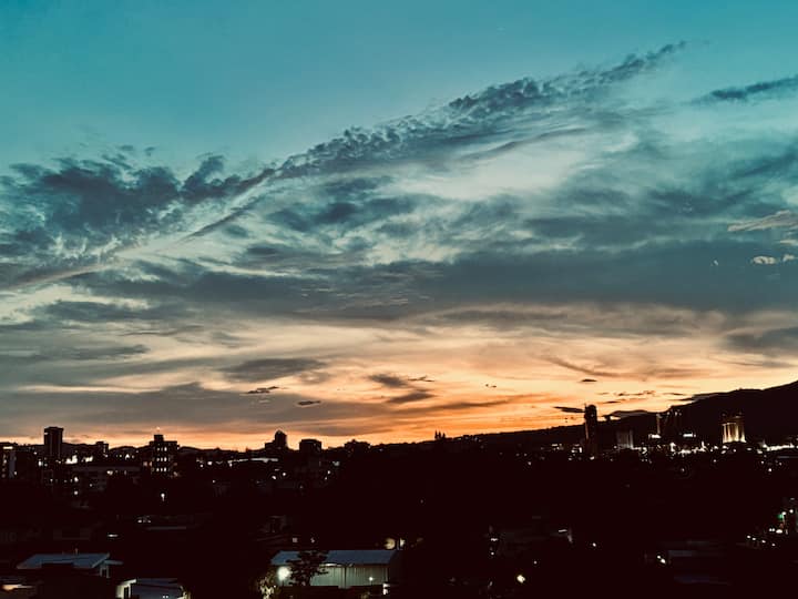 Familiar, Seguro, Céntrico, Moderno, Cómodo-amplio - San Salvador