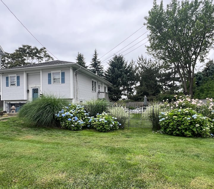 Cozy, Coastal Beach Cottage - Jennings Beach, Fairfield