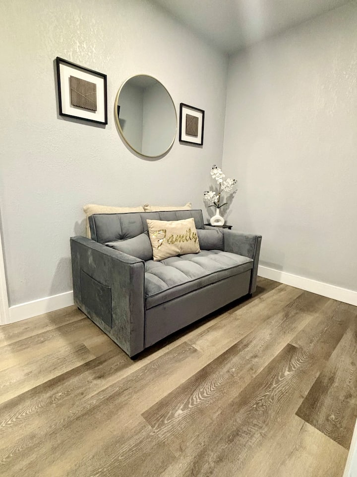 Small Private Apartment In Mariner Blvd - Weeki Wachee, FL