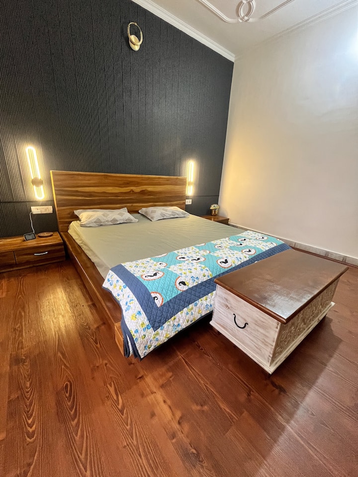 Entire Place Stayin Homestay - 데라둔