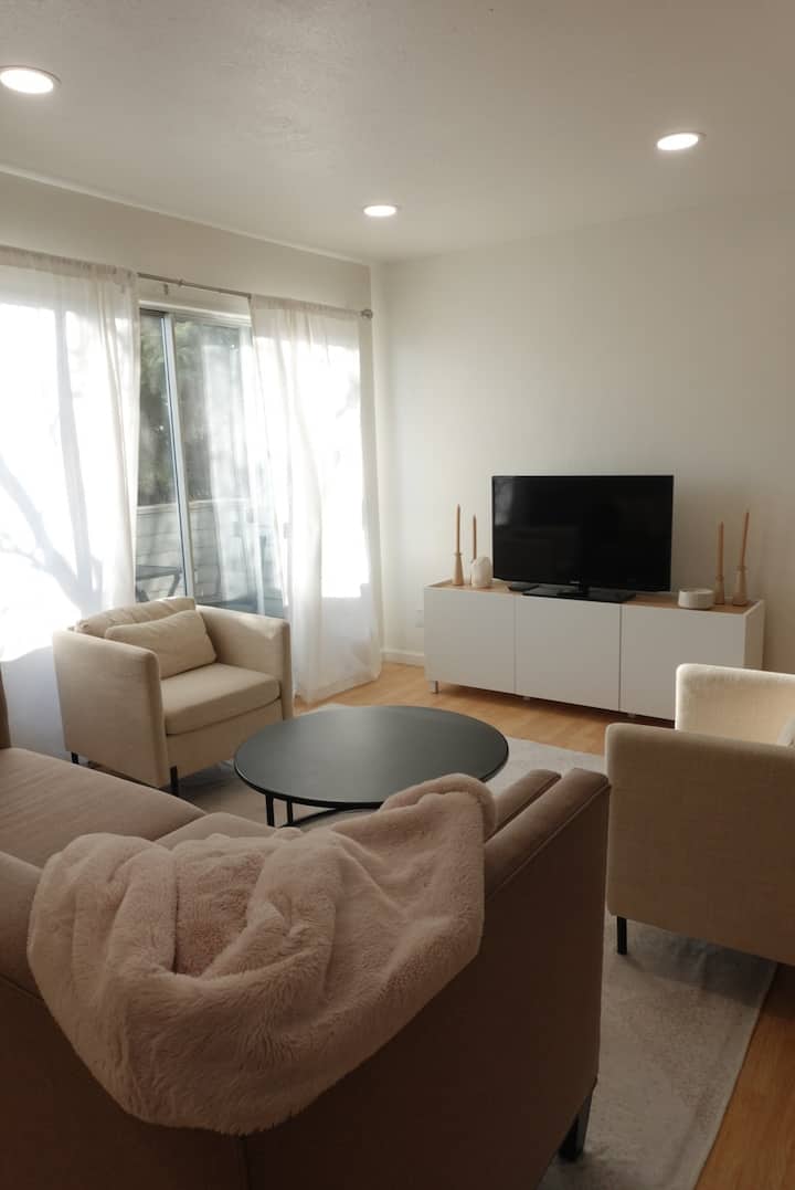 Furnished Clean + Modern 2 Bed Condo In  Slc - Salt Lake City, UT