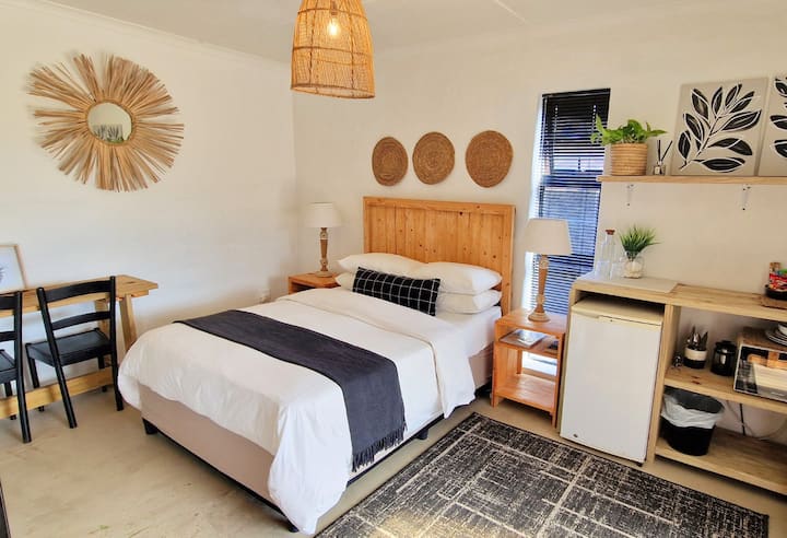 Backyard Point - Studio - Jeffreys Bay