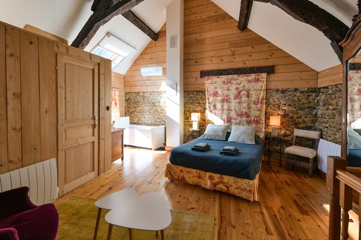 La Petite Maison - Gîte Avec Piscine - Hautes-Pyrénées