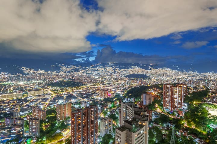 Luxury · High Rise • Panoramic Views · El Poblado - Medellín
