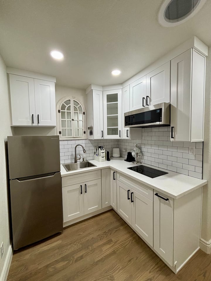 Safe & Quiet Downtown Castro Valley, Near Bart - Castro Valley, CA