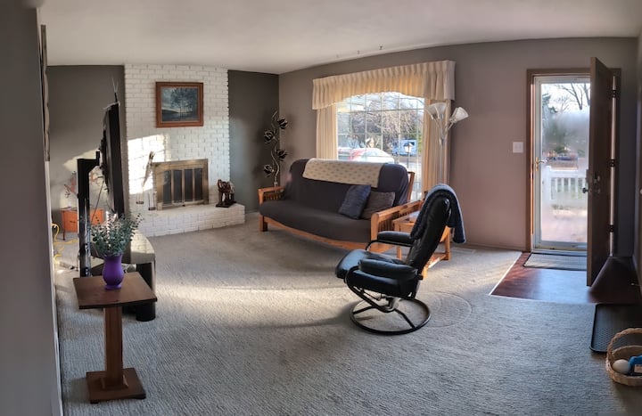 Private 1br Home Near I-70 - Lawrence, KS