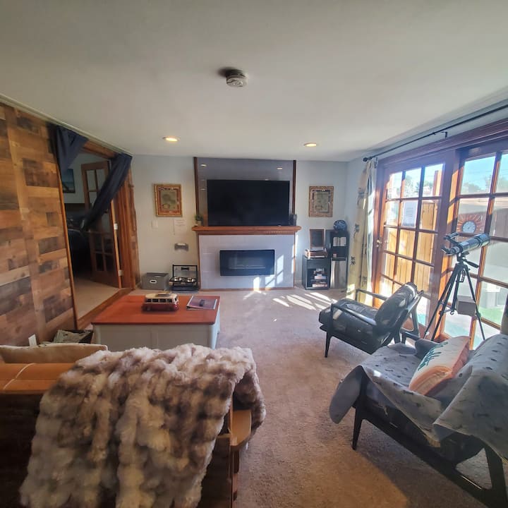 Secluded Retreat W/cal King Bed, Parking 4 Big Rig - Victorville, CA