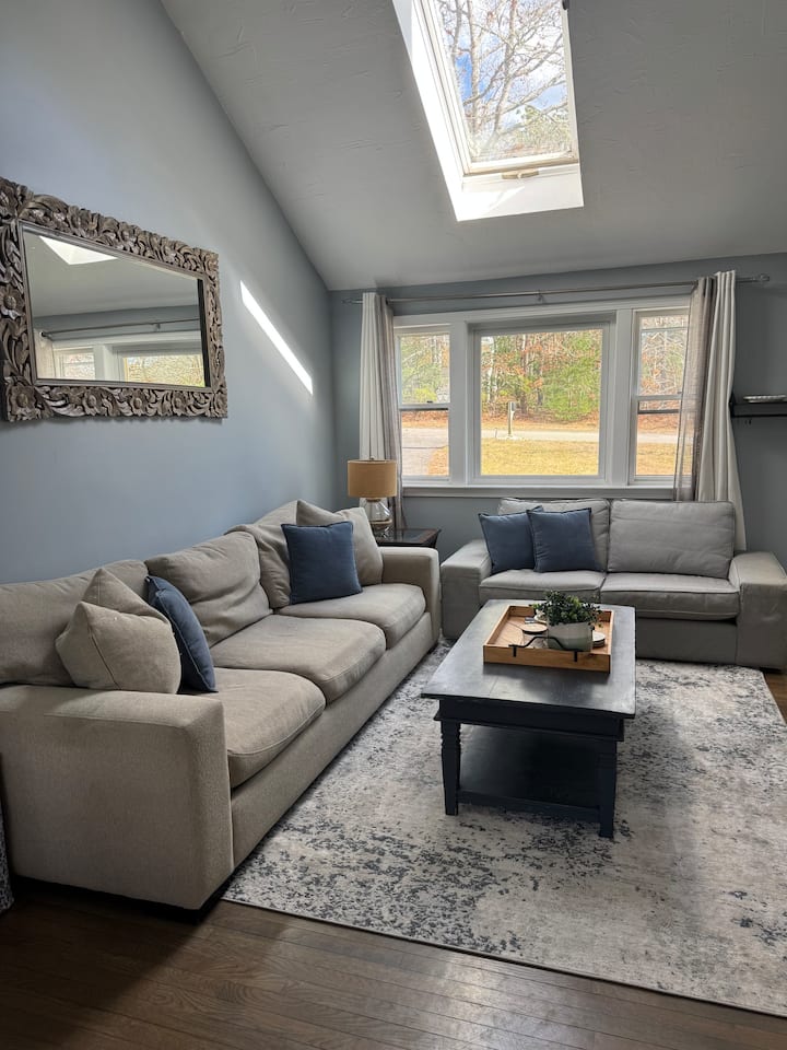 Cozy Cape Cod Getaway - Mashpee, MA