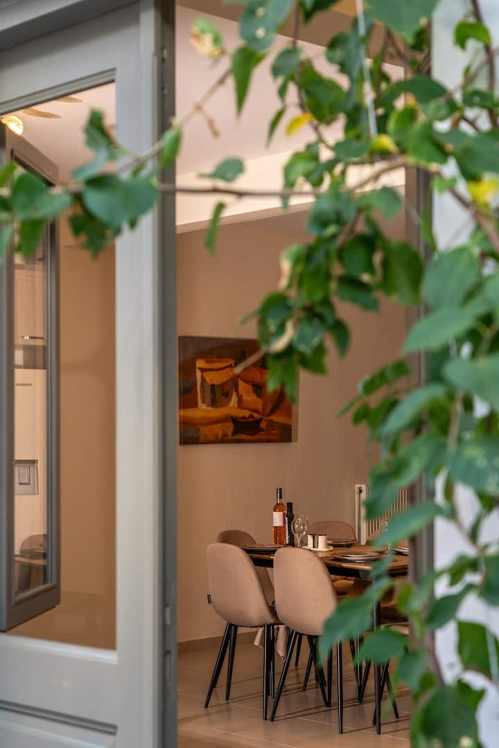 Town’s Key
Apt. - Skiathos