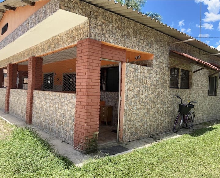 Casa 01 Na Praia Condomínio Fechado.
Bertioga V. L - Bertioga