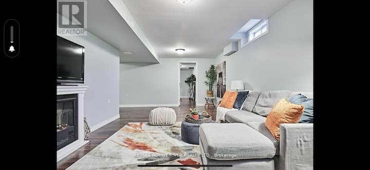 One Bedroom With Full Washroom - Bowmanville