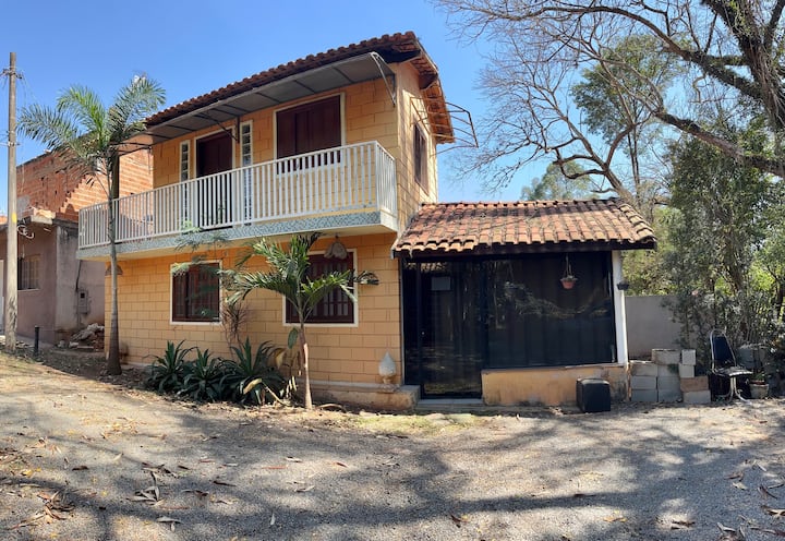 Chalé Arborizado, Condomínio Fechado - Araras