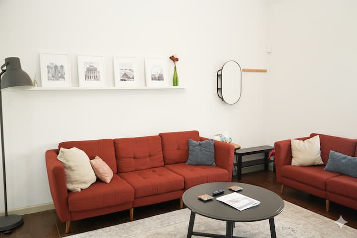 Modern 3br Home + Free Parking & Deck | Atl Center - Smyrna, GA