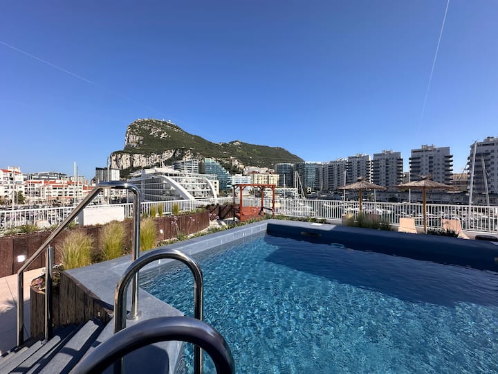 Marina Club - Spacious Airbnb In Gibraltar - La Línea de la Concepción