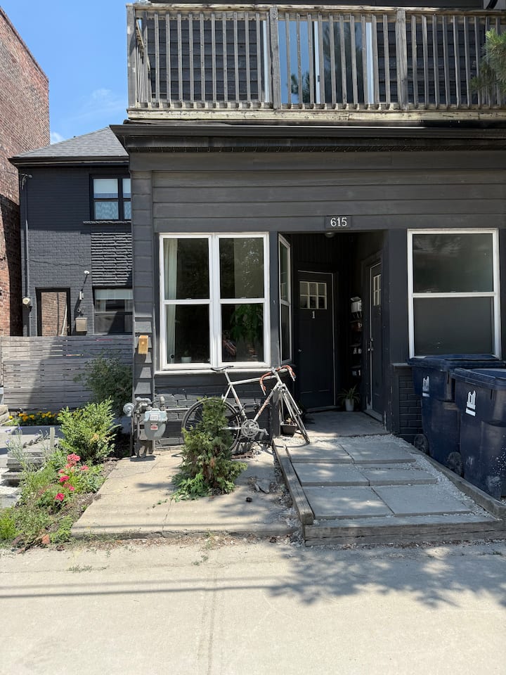 Private Room On Ossington Ave - Toronto