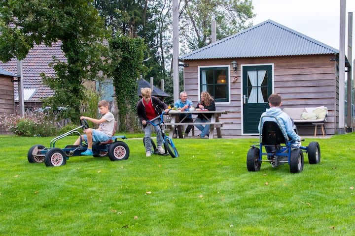 Origineel Slapen In Hooiberghut Bloem In Drenthe - Nederland