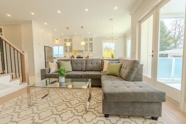 Newly Built 4 Brd 3 Bath House In North Delta - Surrey
