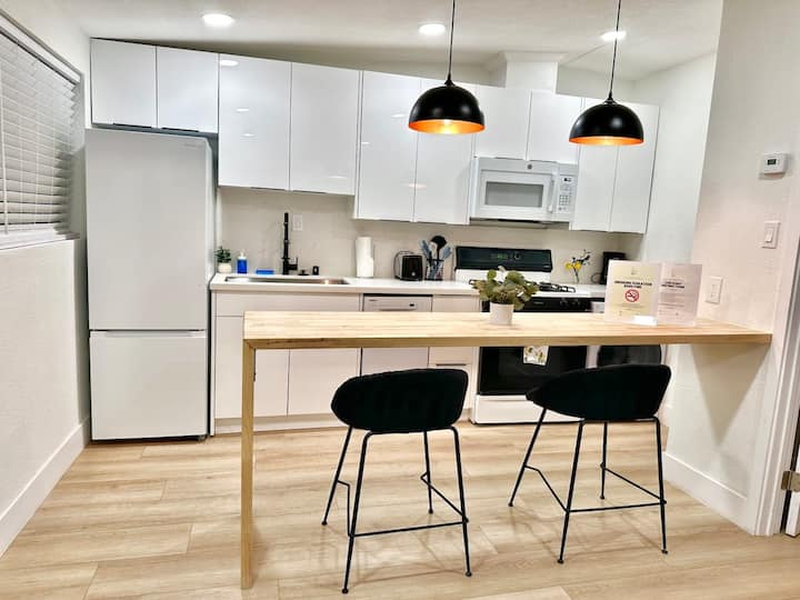 Fully Renovated 1br Condo Near Downtown Las Vegas - Las Vegas