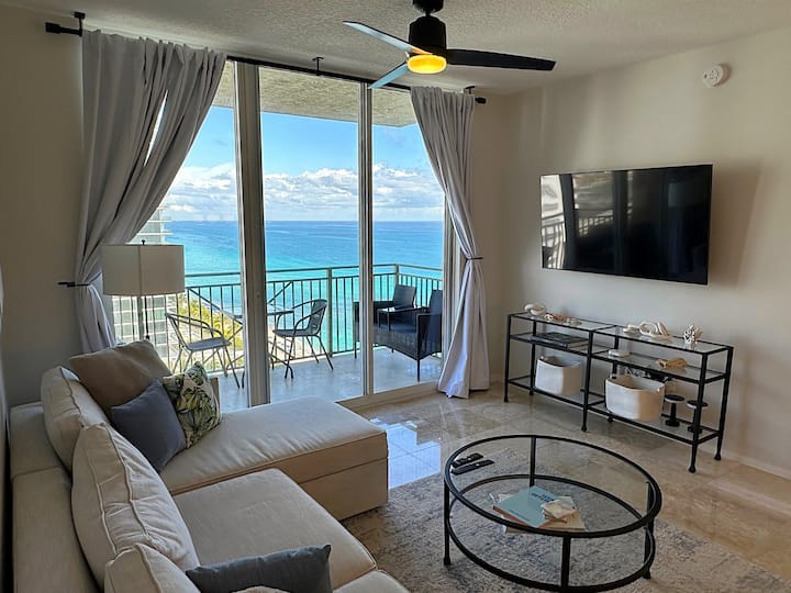 Sophisticated Middle Penthouse Paradise - Hallandale Beach, FL