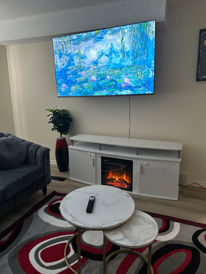 Cozy Two Bedroom Joyful Home Regina Family Home! - Regina