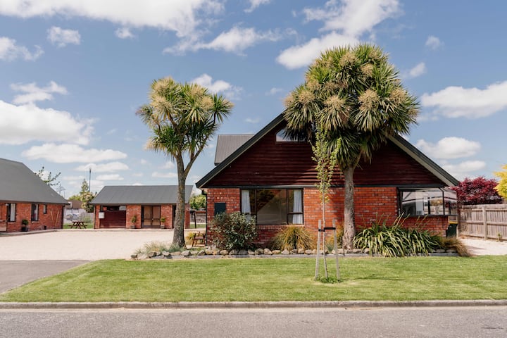 Family Room - Double With Overhead Bunk - Methven
