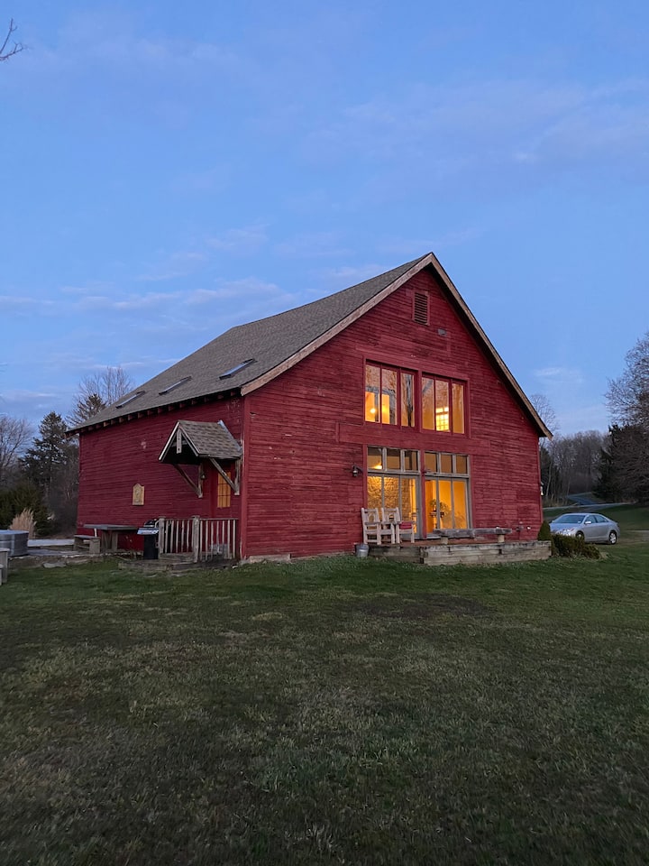 Red Barn At Turtle Rock Pond - Hyde Park, NY